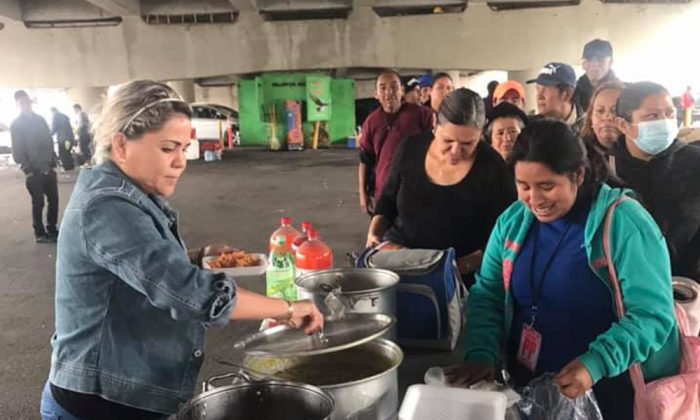 Sigue tradición de repartir comida en hospitales de Monterrey – Nómada News